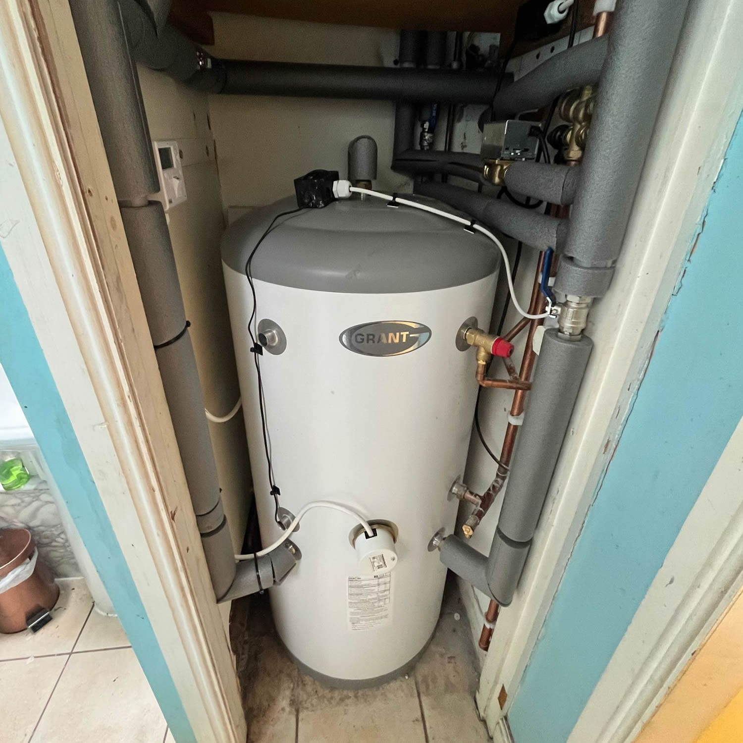 3.8kW Solar PV & Air Source Heat Pump Installation, Corwen